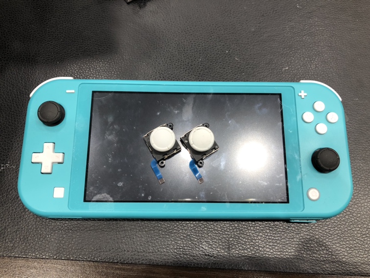 SwitchLite スティック交換 対応可能 【鈴鹿市平田町より】 | iPhone修理・iPad修理 スマートクール イオンモール鈴鹿店
